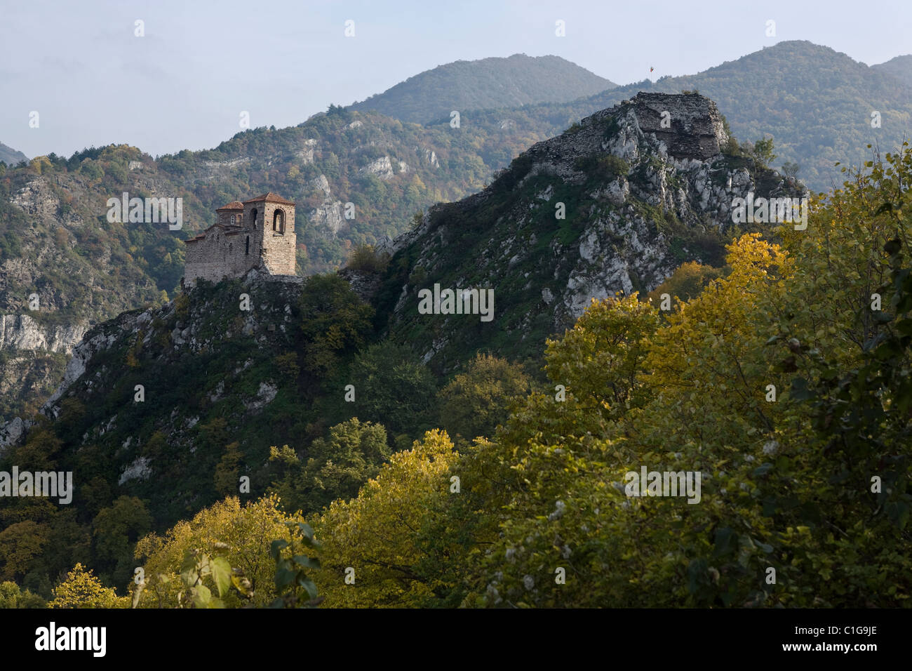 Asenova fortress, church; Rhodopes mountains, Bulgaria, Balkans Stock ...