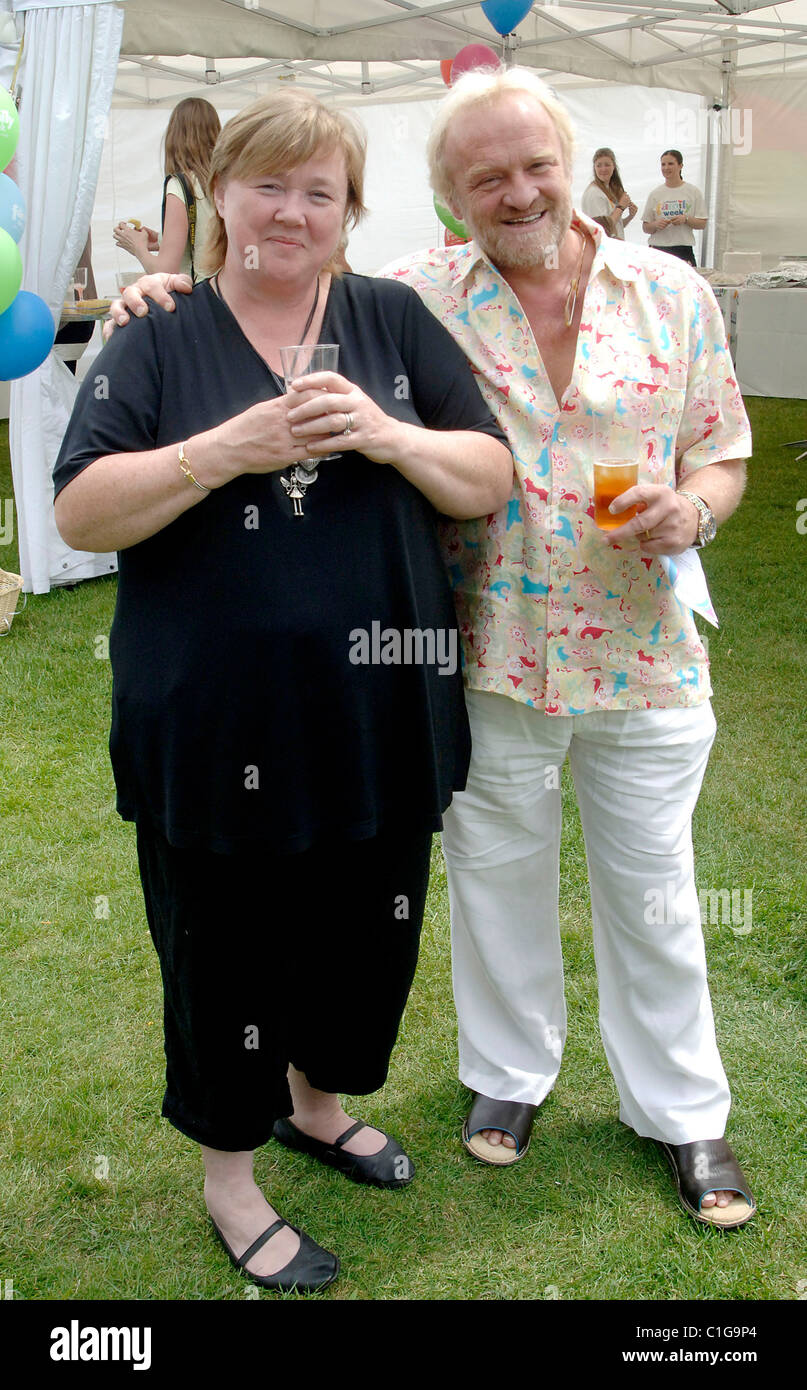 Pauline quirke antony worrall thompson hi-res stock photography and ...