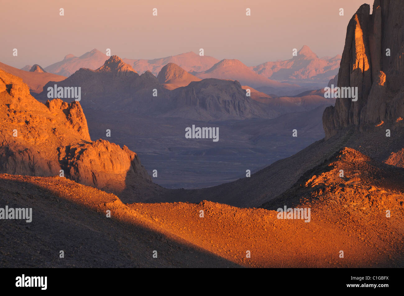 Hoggar mountains algeria hi-res stock photography and images - Alamy