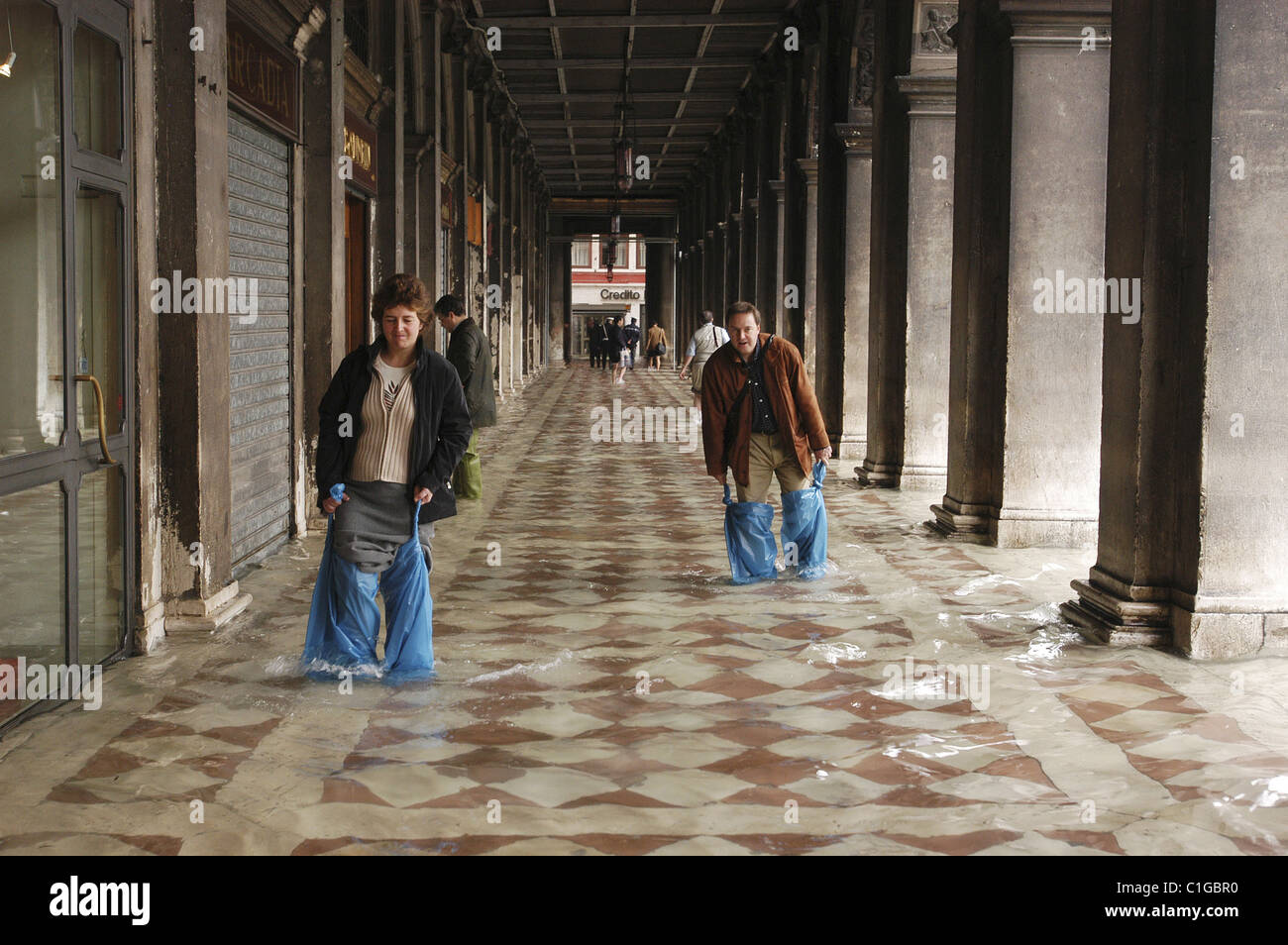 In november 2002 hi-res stock photography and images - Alamy