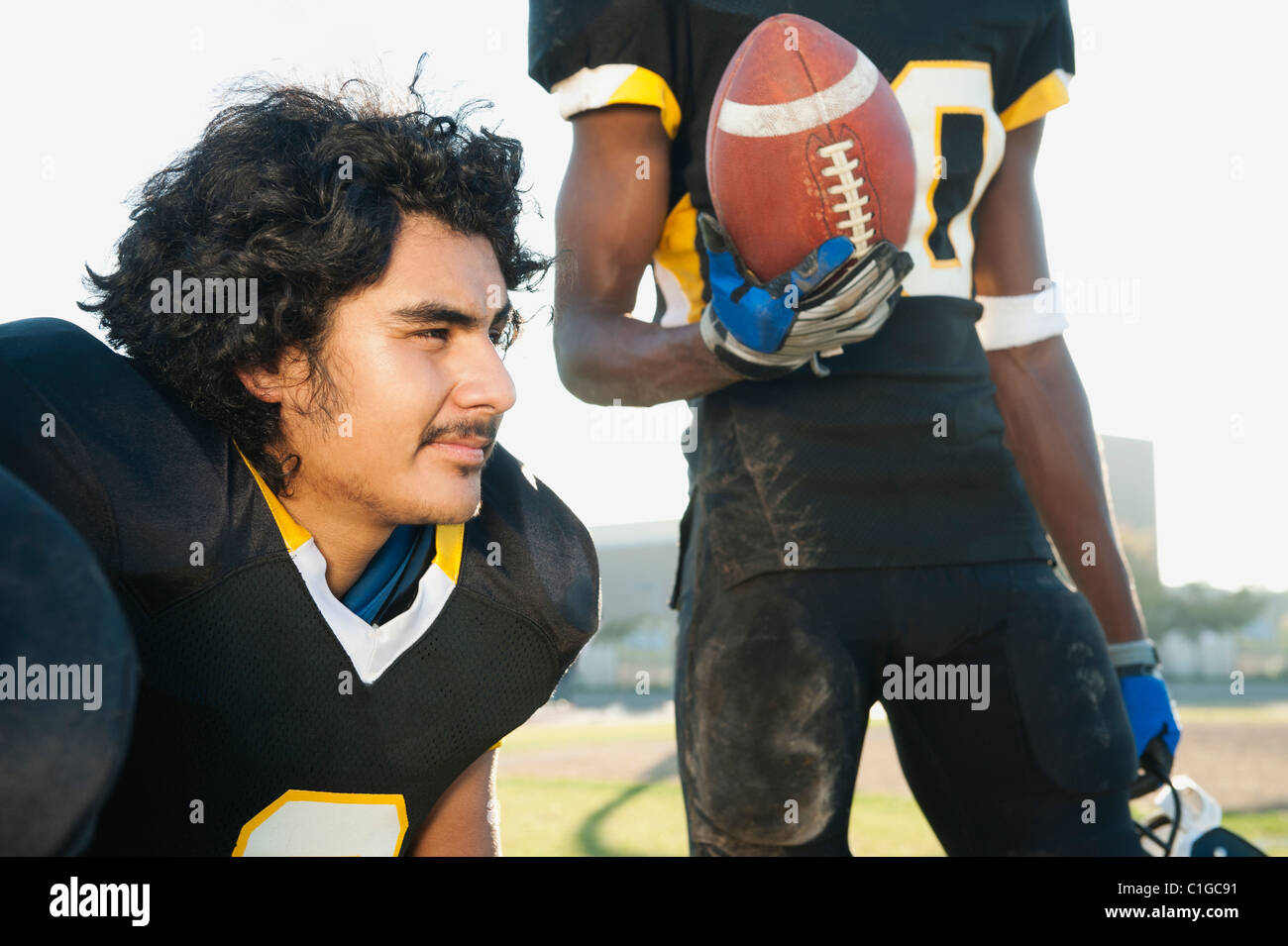 American football player side profile hi-res stock photography and ...