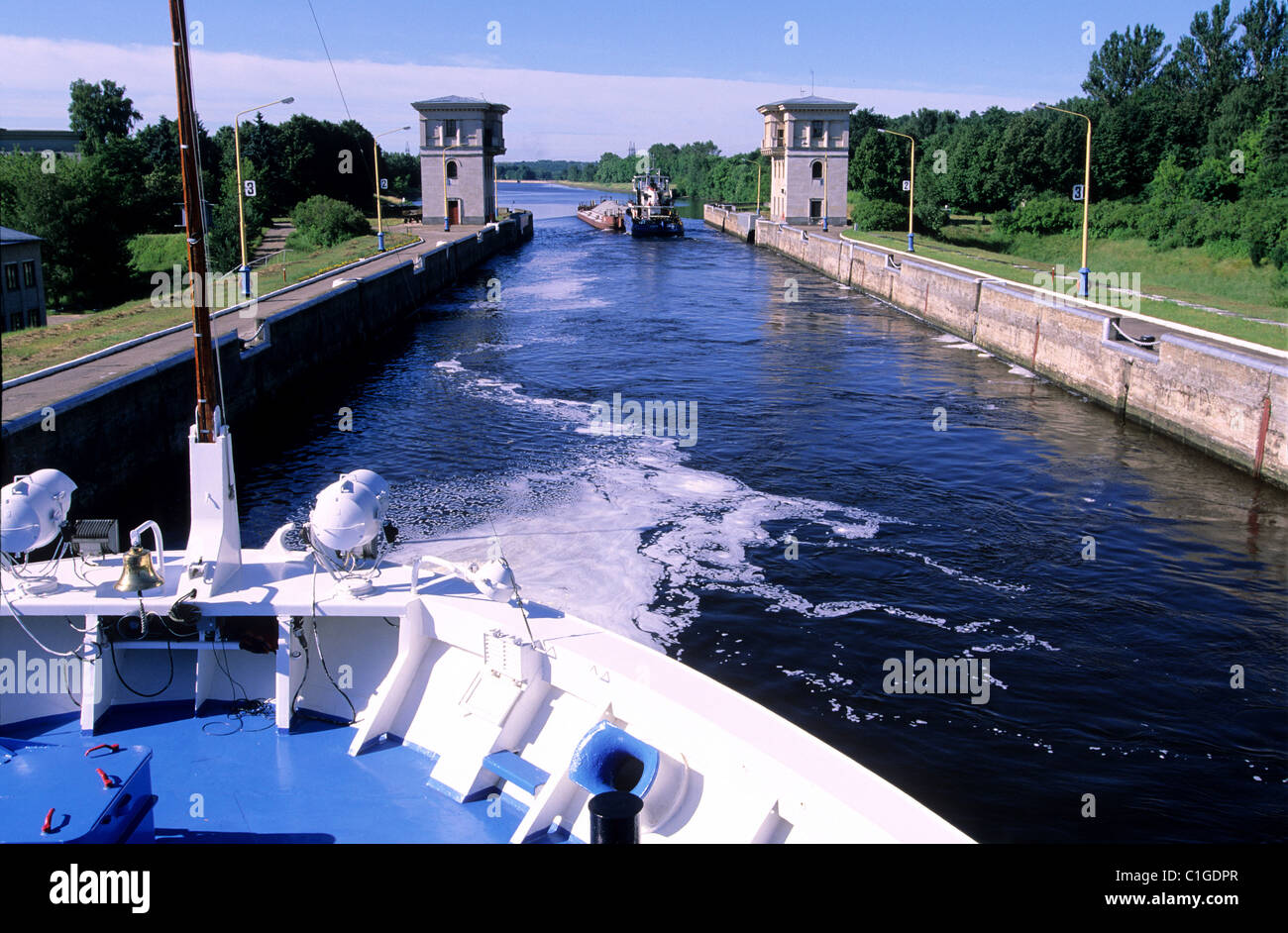 Russia, fluvial navigation, Fluvial boat trip passing Volga-Moskova ...