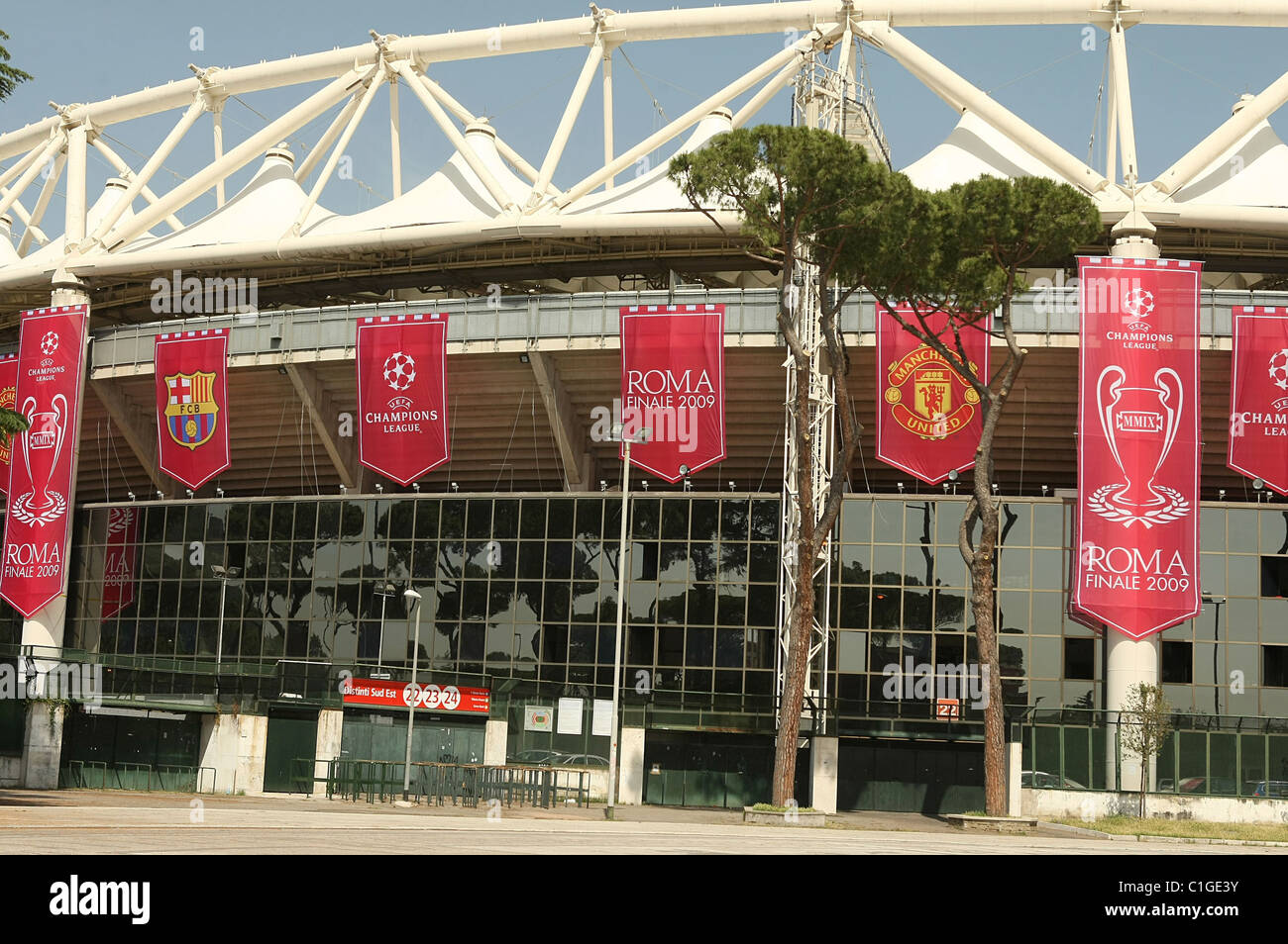 Atmosphere 2009 UEFA Champions League Final between Manchester United ...