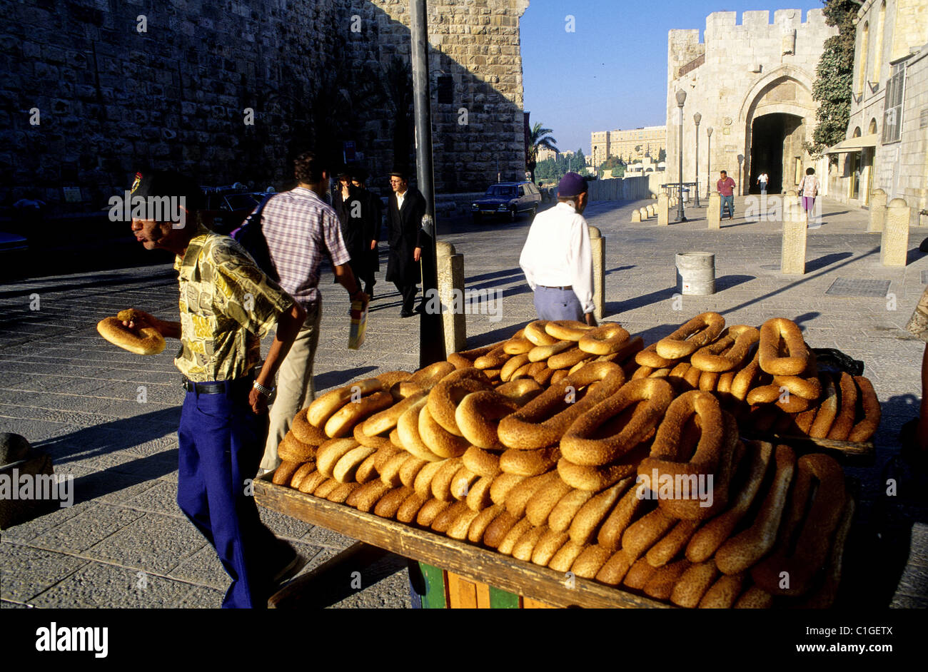 Israel, Jerusalem, holy city, Palestinian bread seller Stock Photo - Alamy