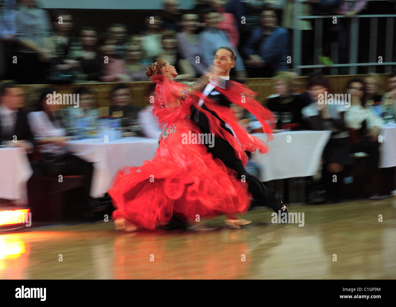 Ballroom dancing competition hi-res stock photography and images - Alamy
