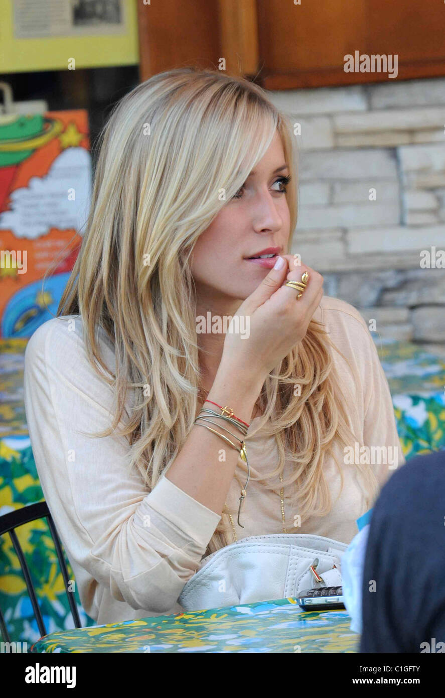 Kristin Cavallari shooting scenes for 'The Hills' West Hollywood ...