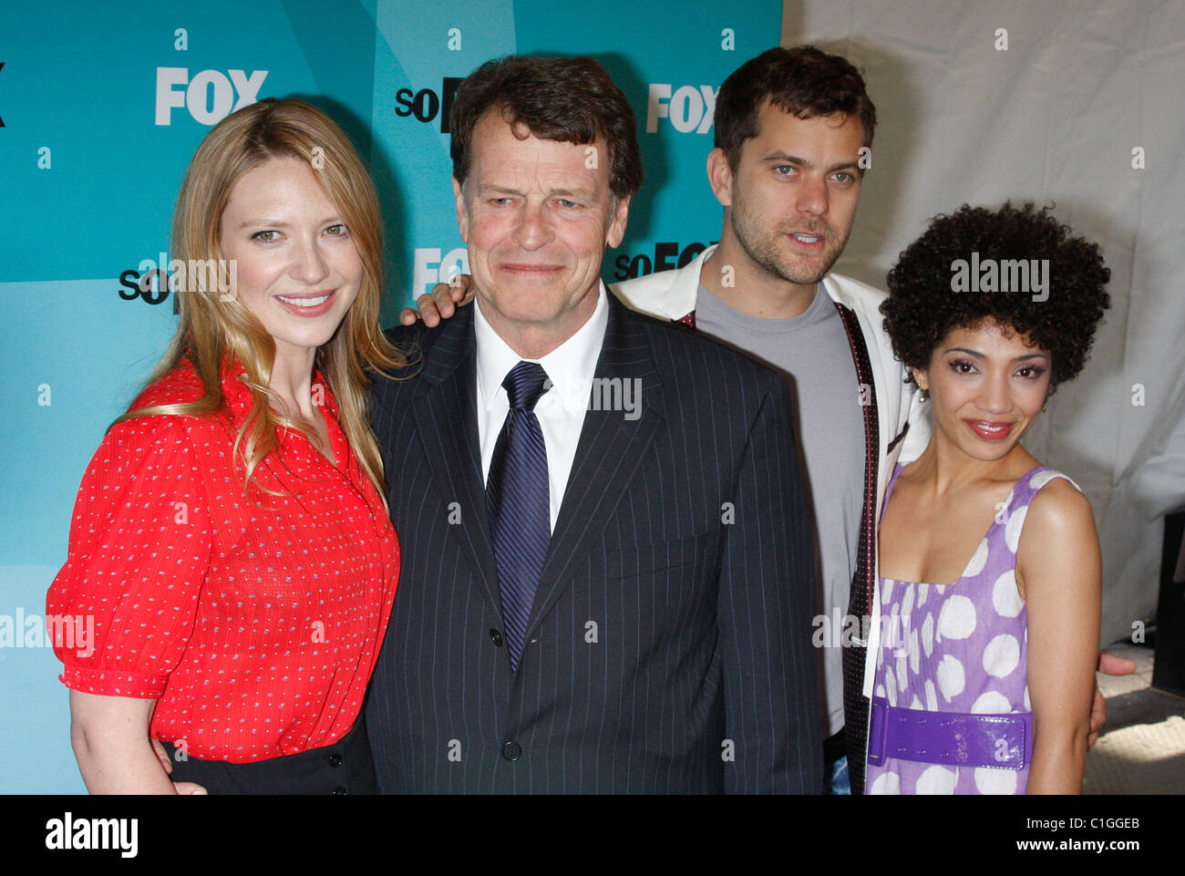 Anna Torv, John Noble,Joshua Jackson, Jasika Nicole of Fringe Fox 2009 ...