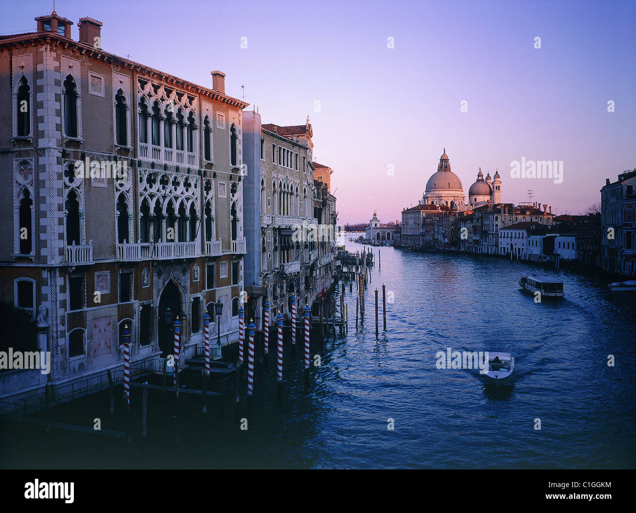 Dusk in venice hi-res stock photography and images - Alamy