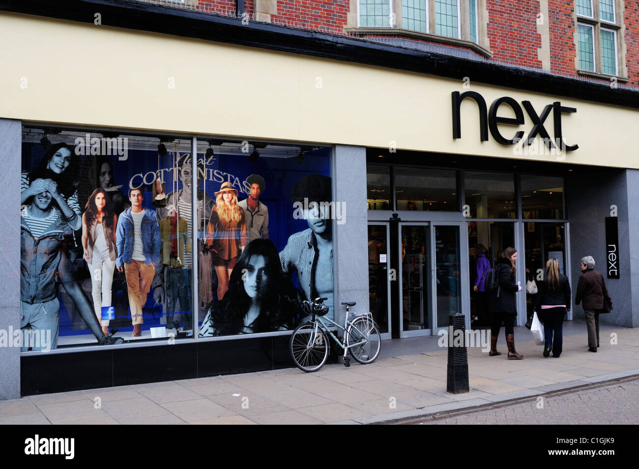 Next clothes shop hi-res stock photography and images - Alamy