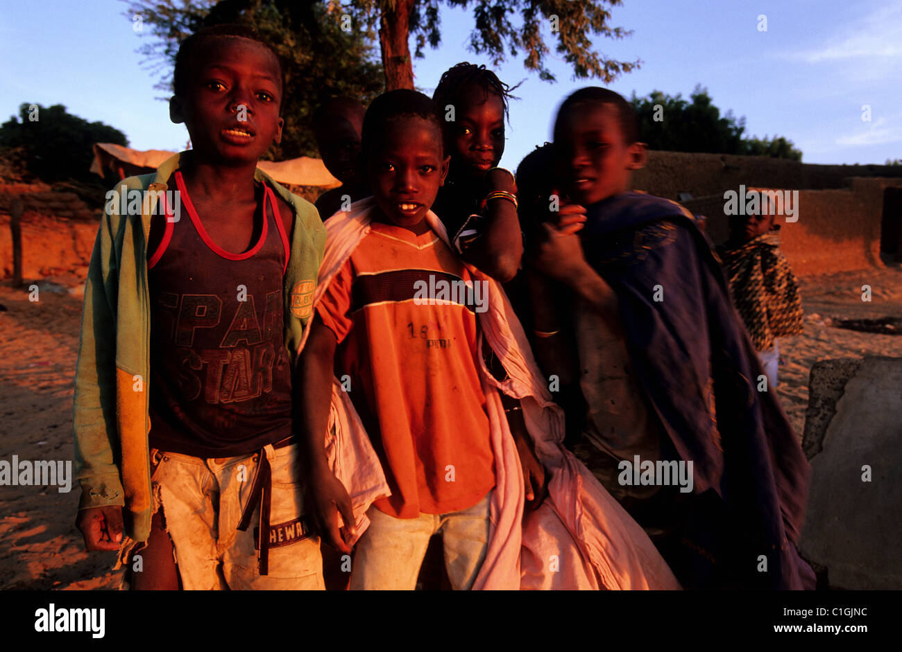 Mali, children on the banks of the Niger river Stock Photo - Alamy