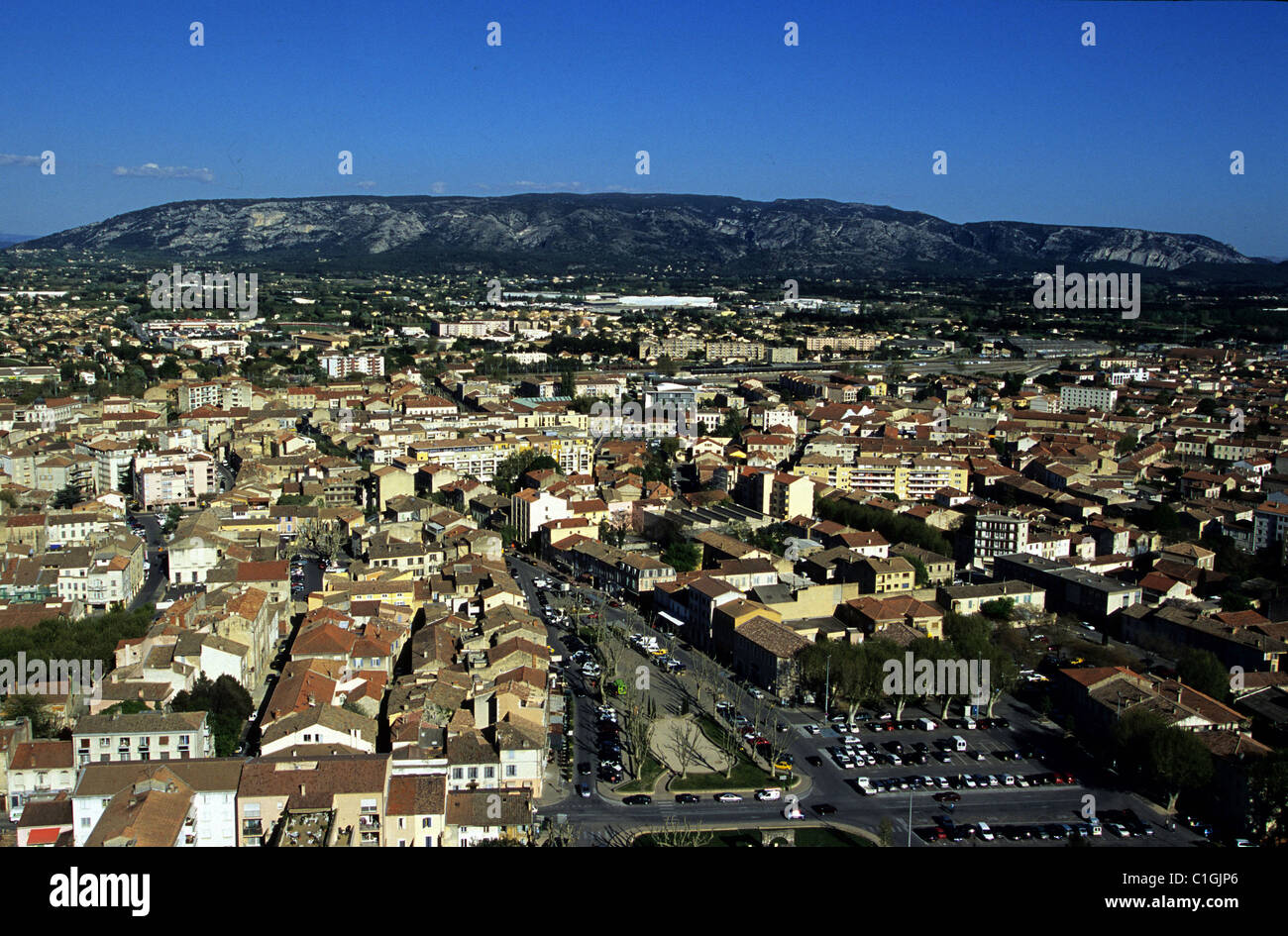 France, Vaucluse, Luberon, view of Cavaillon from Saint Jacques hill ...