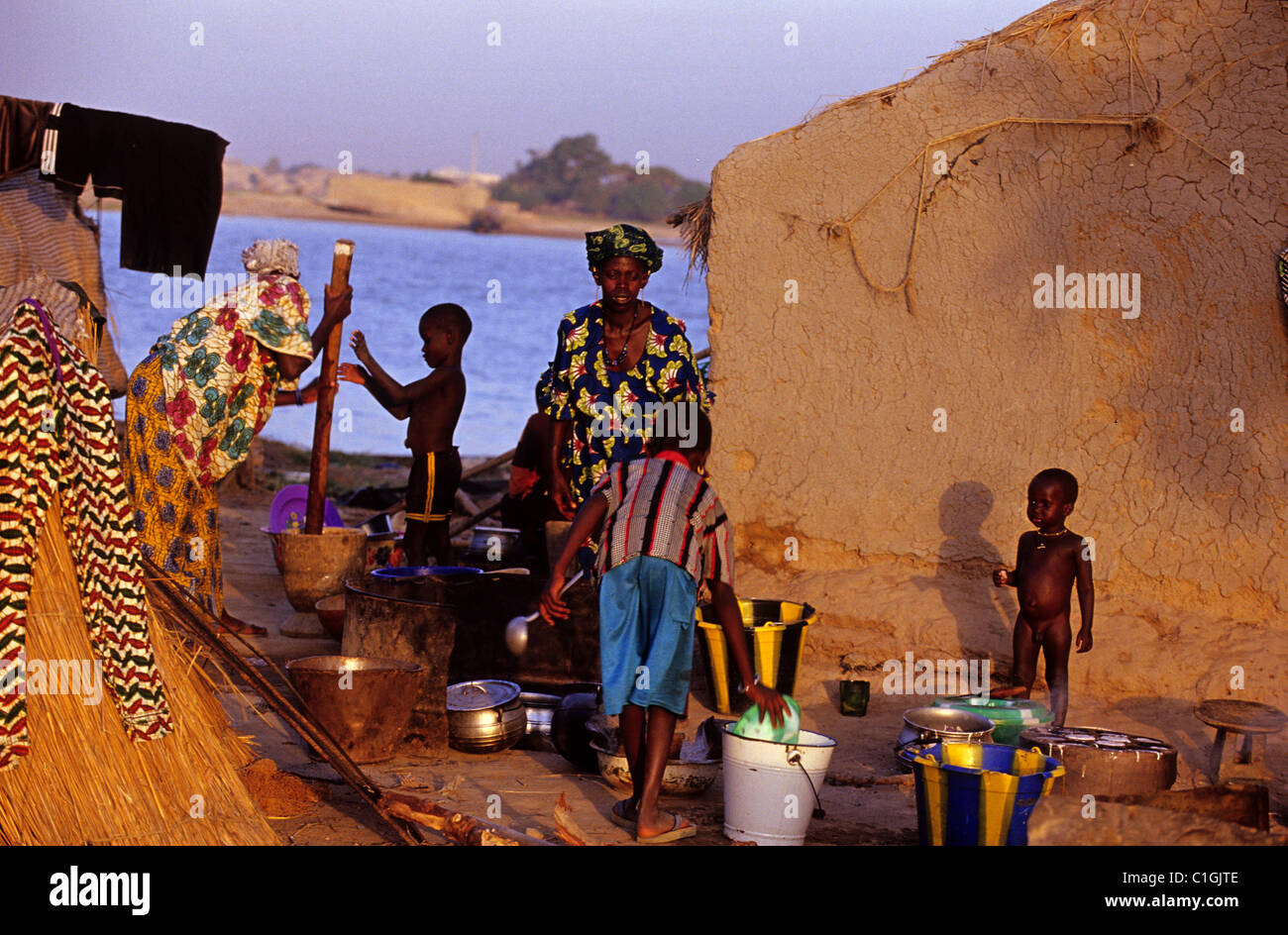 Mali, village of bozo ethnic group living on the banks of the Niger ...