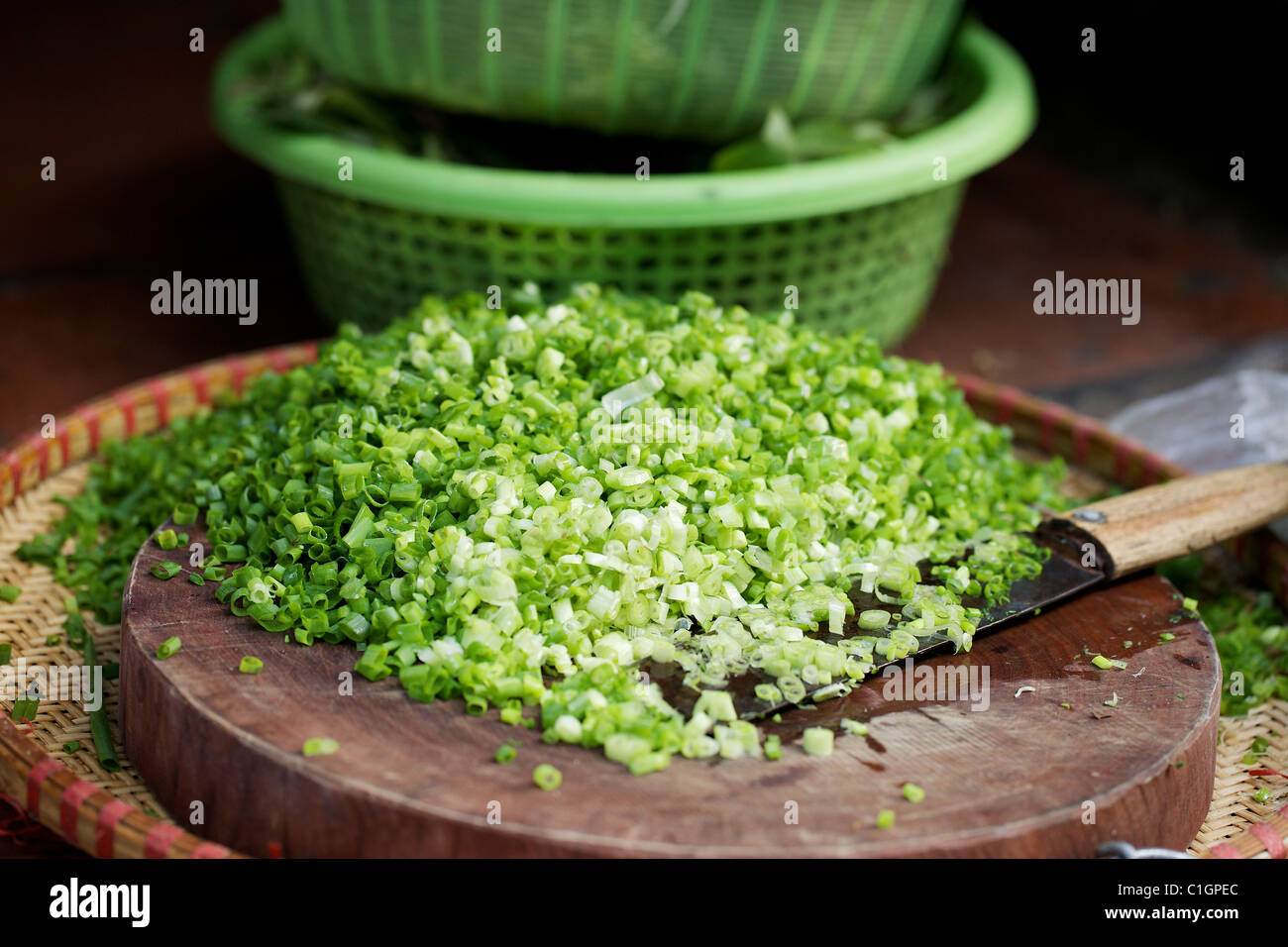 Chopped spring onions hi-res stock photography and images - Alamy