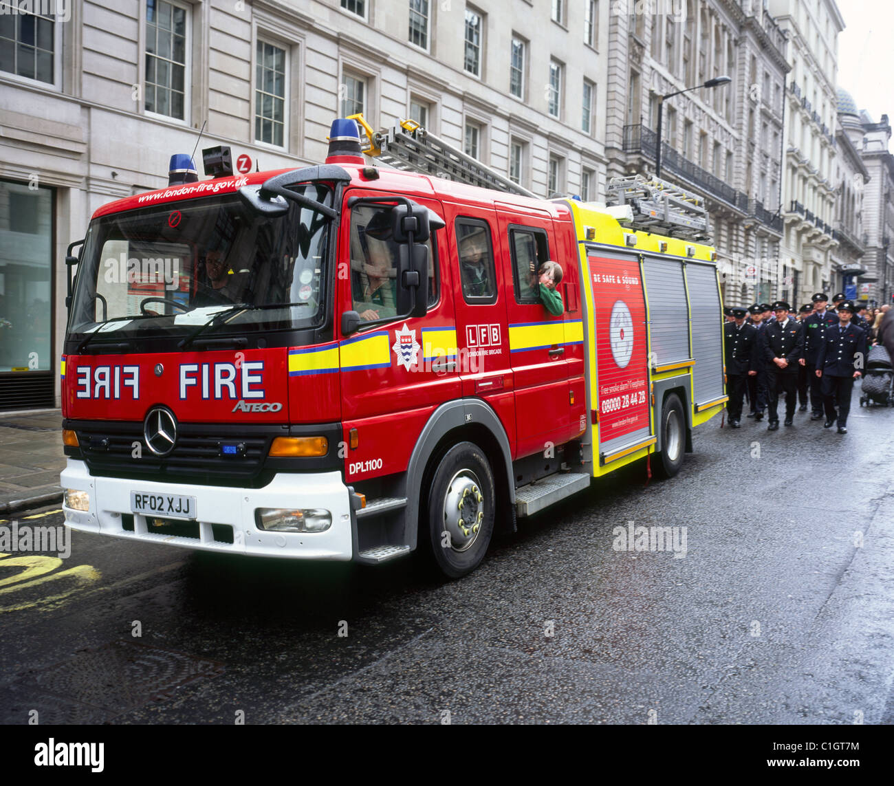 Red fire engine hi-res stock photography and images - Alamy