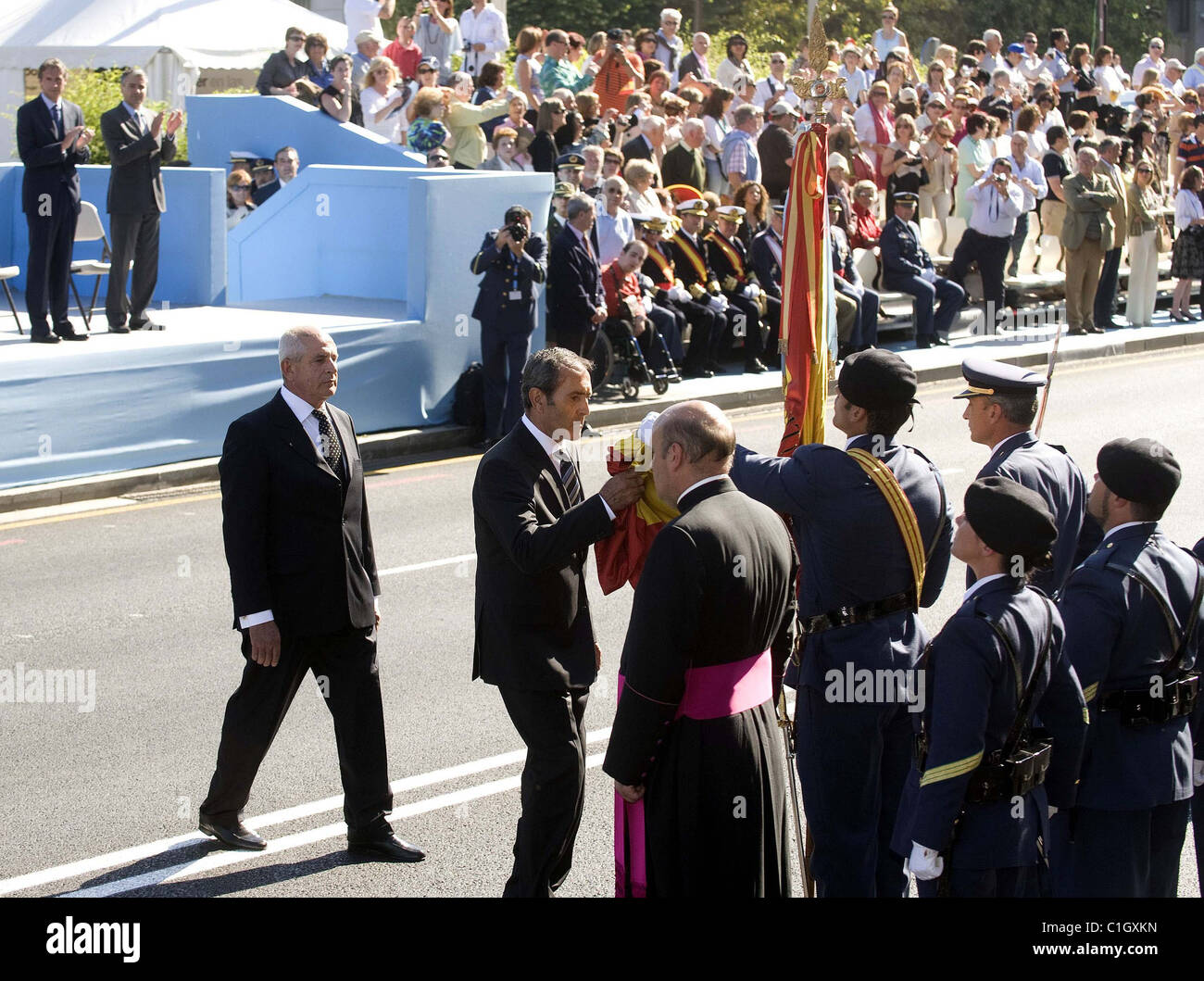 Severiano Ballesteros swears allegiance on the Spanish flag. The ...