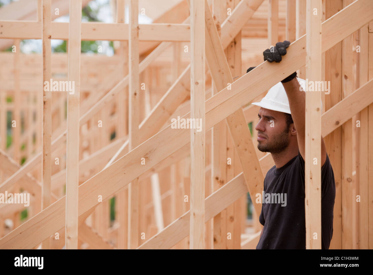 House framing hi-res stock photography and images - Alamy