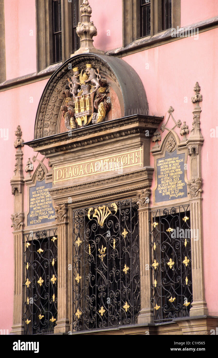 Armorial glass hi-res stock photography and images - Alamy