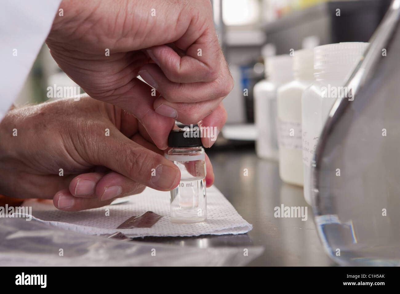 Vial sample bottles hi-res stock photography and images - Alamy