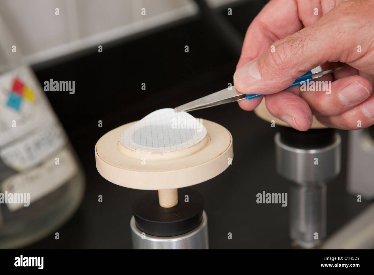 Using Forceps High Resolution Stock Photography and Images - Alamy