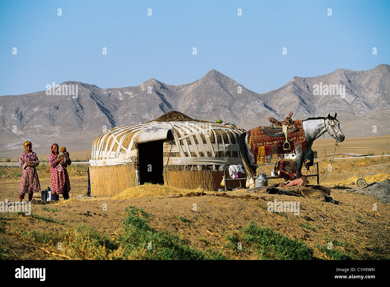 Uzbekistan, yurte (traditional housing Stock Photo - Alamy