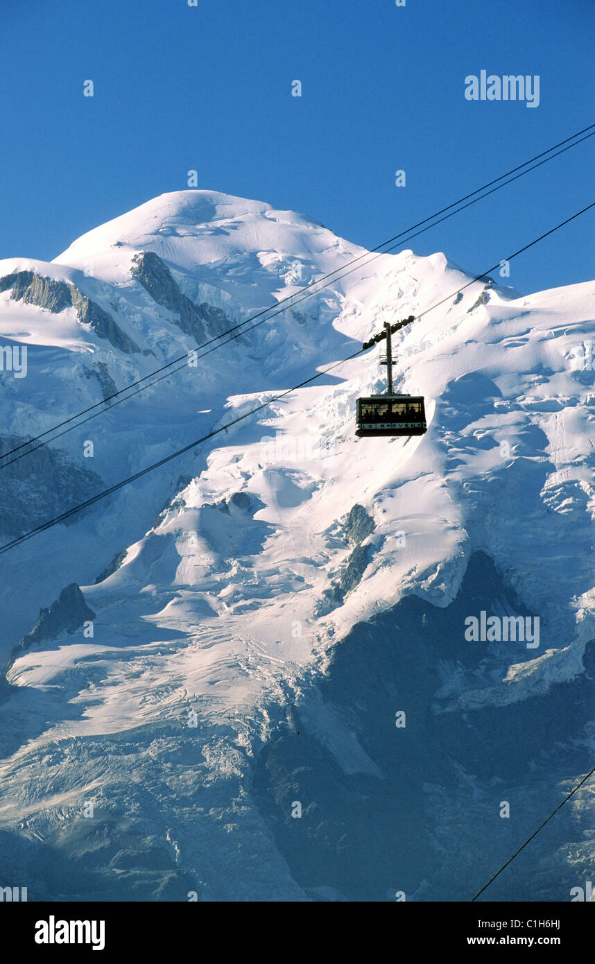 France, Haute Savoie, Mont Blanc massif, cable car of Brevent Stock ...