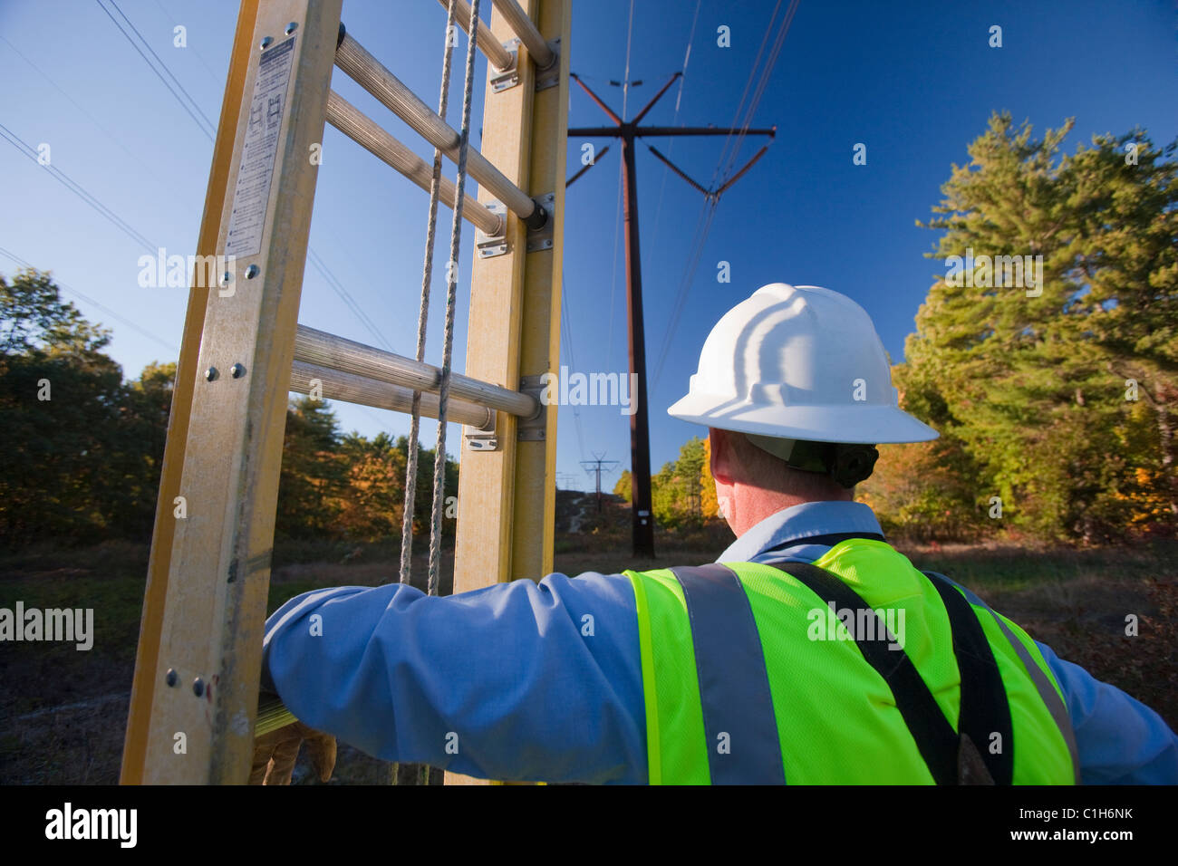 Lineman america poles hi-res stock photography and images - Alamy