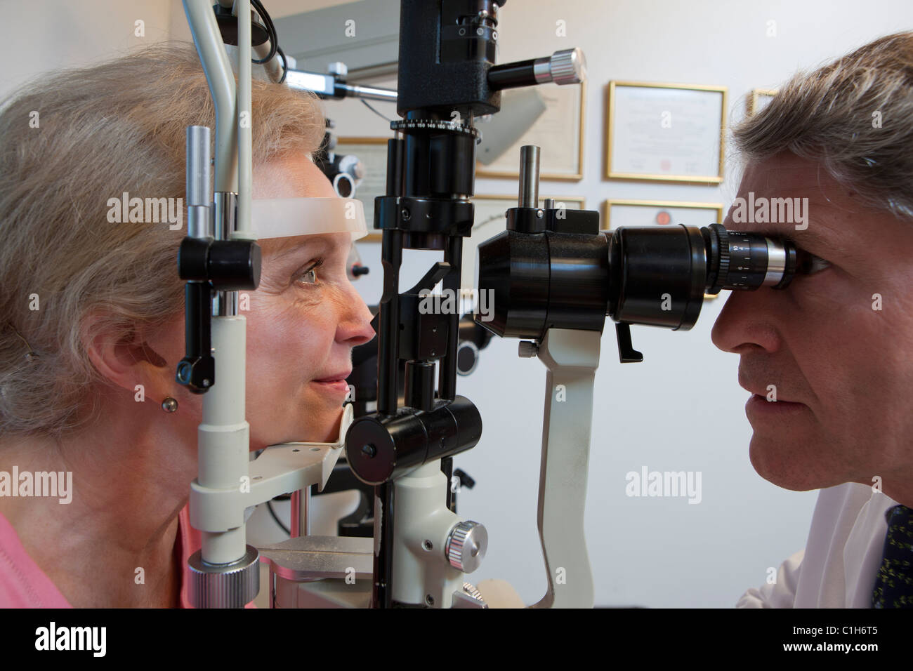 Slit lamp hi-res stock photography and images - Alamy