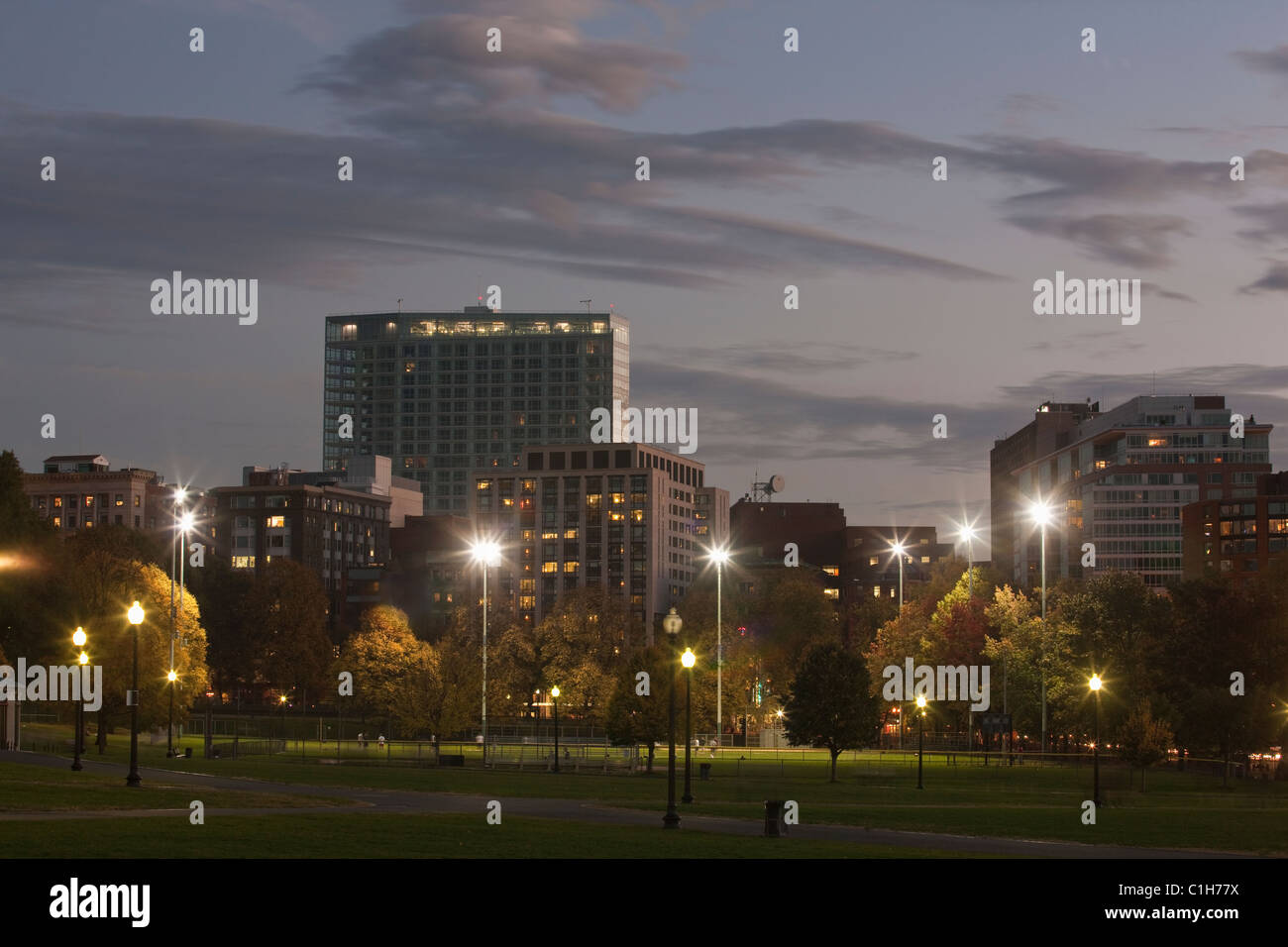 Illuminated park hi-res stock photography and images - Alamy