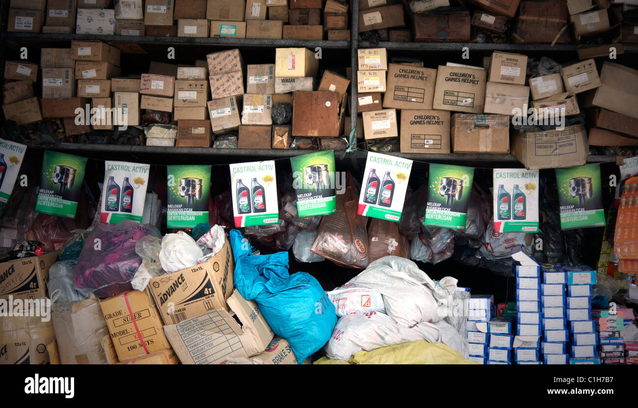 Ironmonger store hi-res stock photography and images - Alamy