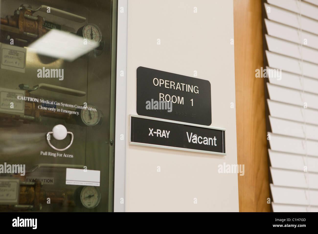 Operating room sign x ray sign hi-res stock photography and images - Alamy