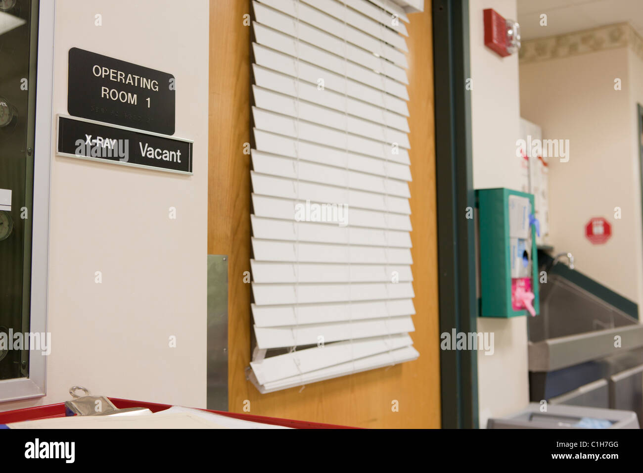 Operating room sign x ray sign hi-res stock photography and images - Alamy