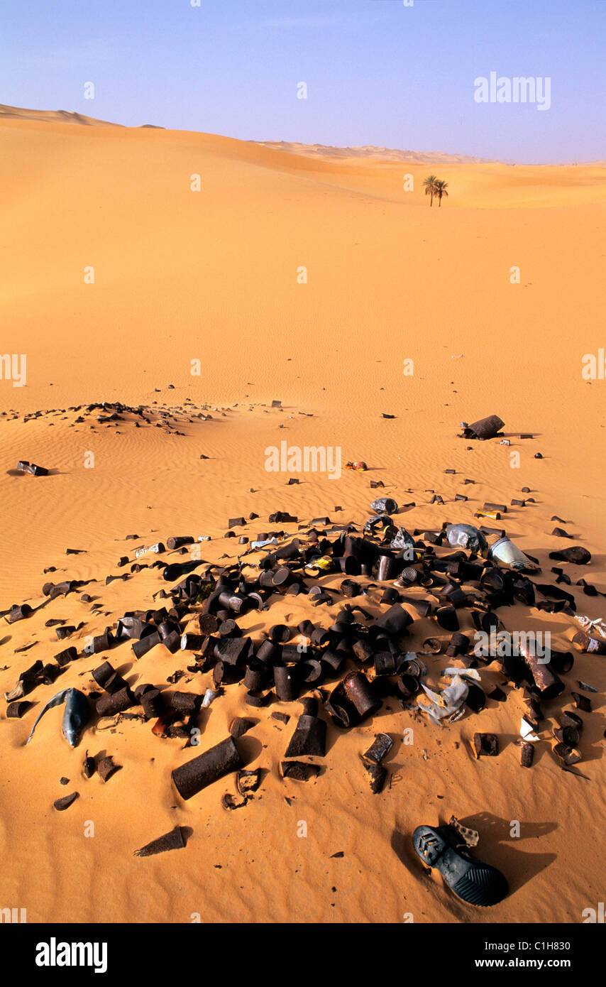 Libya, the Sahara, pollution in the Ubari sans sea Stock Photo - Alamy