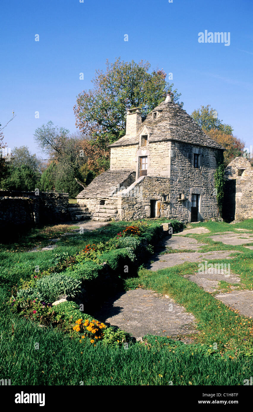 France, Lot, House on Gramat Causse Stock Photo - Alamy