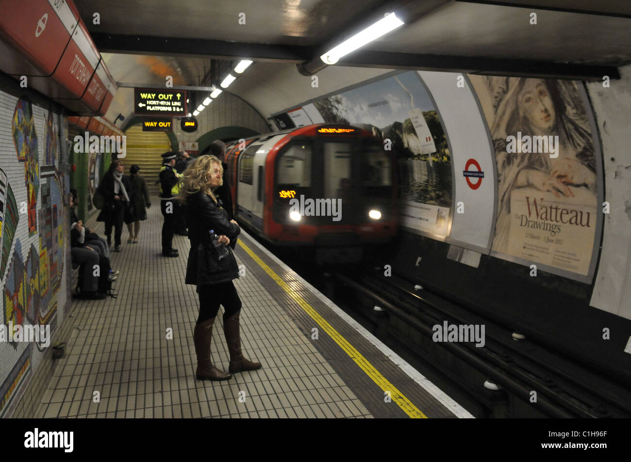 Central line tube train hi-res stock photography and images - Alamy