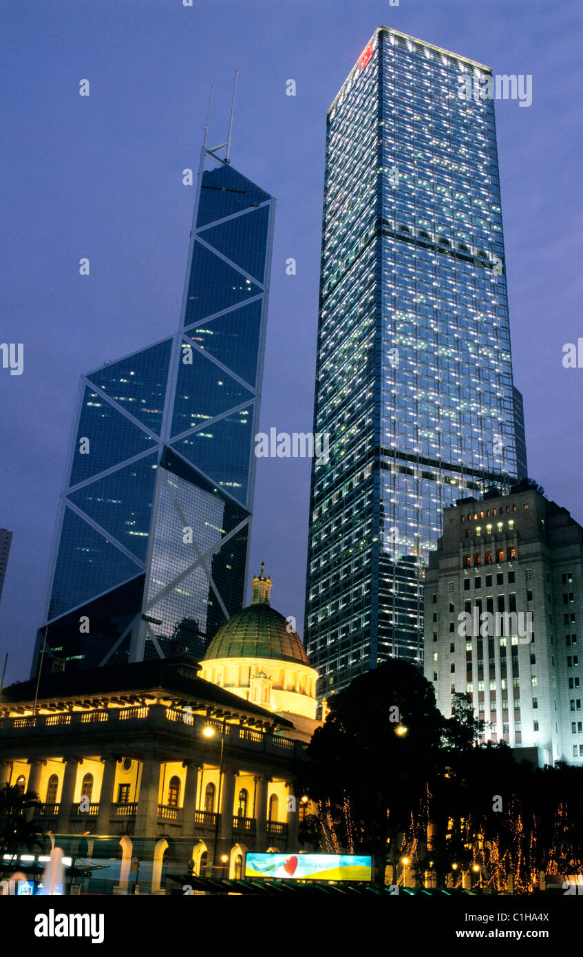China, Hong Kong, Statue Square in Central district, supreme court and ...