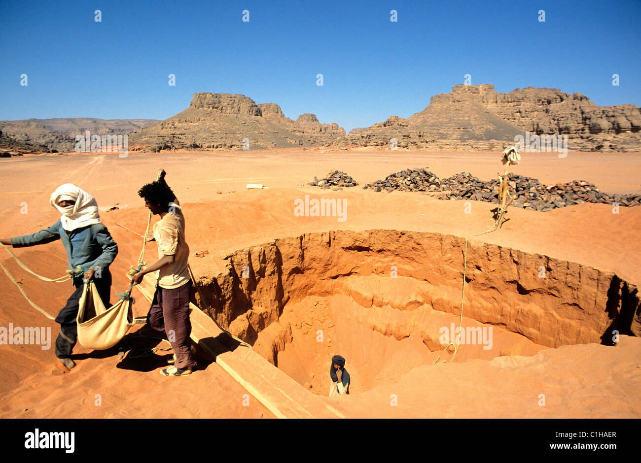 Man digging well hi-res stock photography and images - Alamy