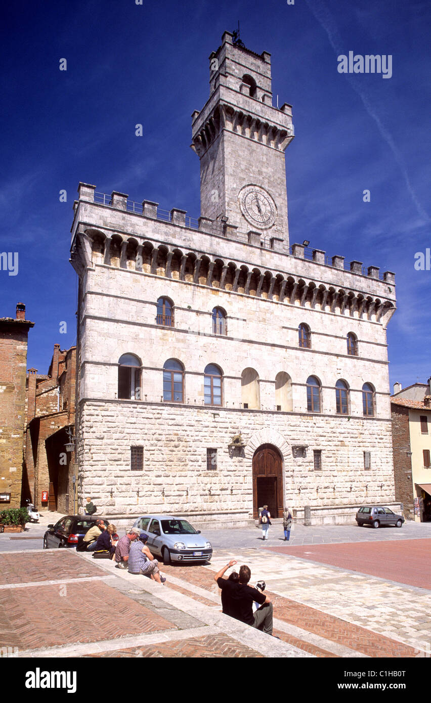 Piazza grande square montepulciano hi-res stock photography and images ...