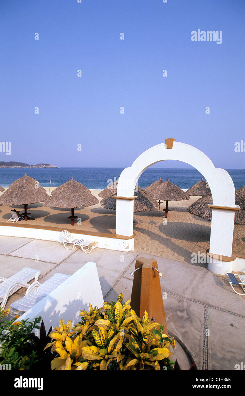 Mexico, Guerrero State, Huatulco, Bahia de Chahue beach Stock Photo - Alamy