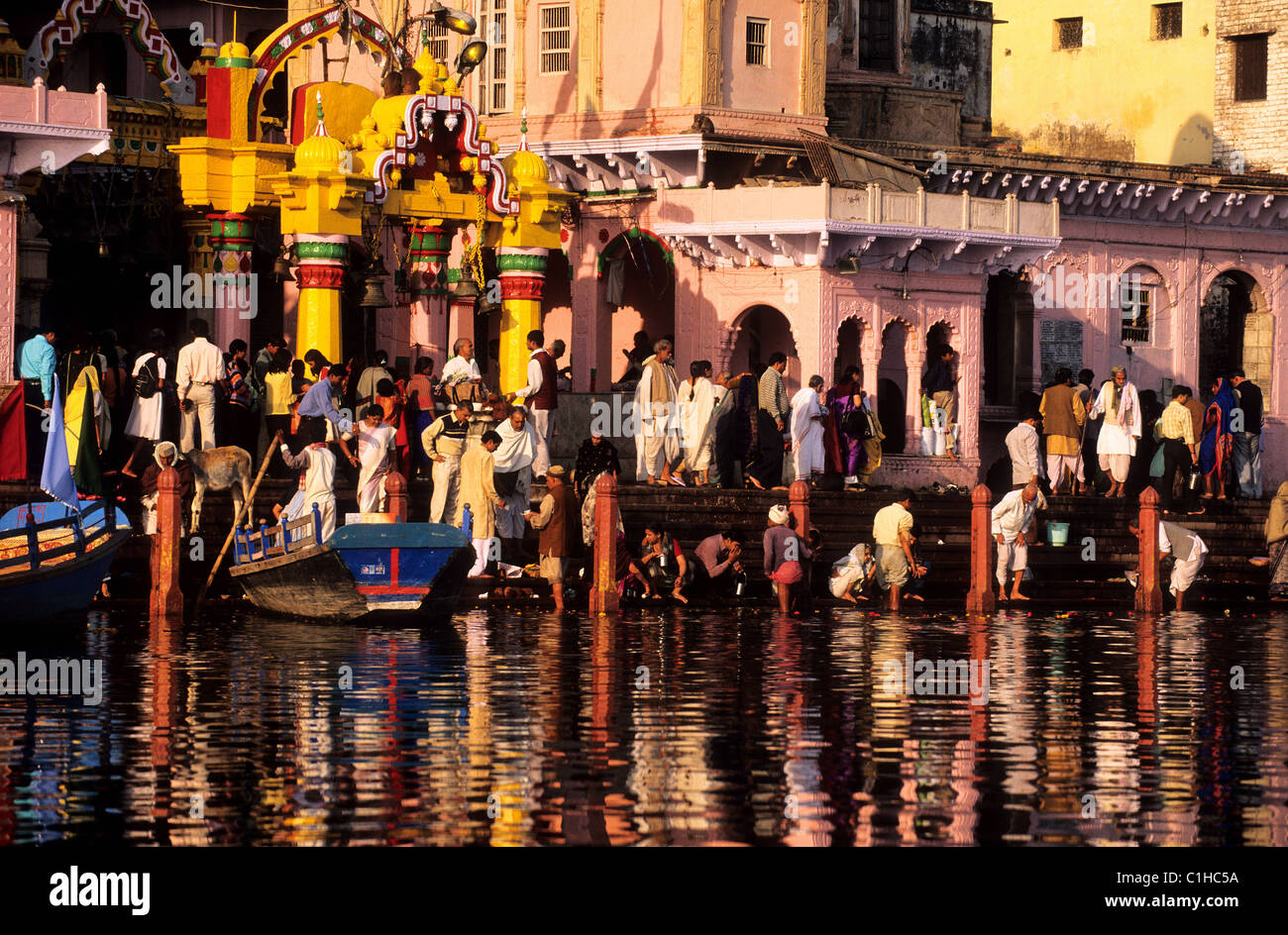 Ghat of mathura hi-res stock photography and images - Alamy