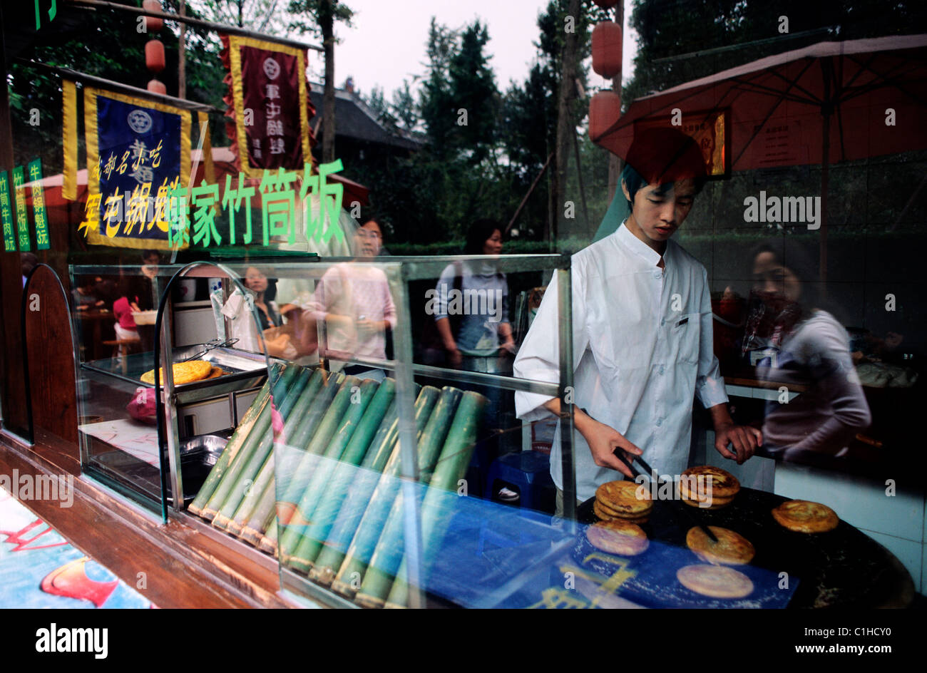China, Sichuan province, Chengdu, food stall in Jinlin street Stock ...