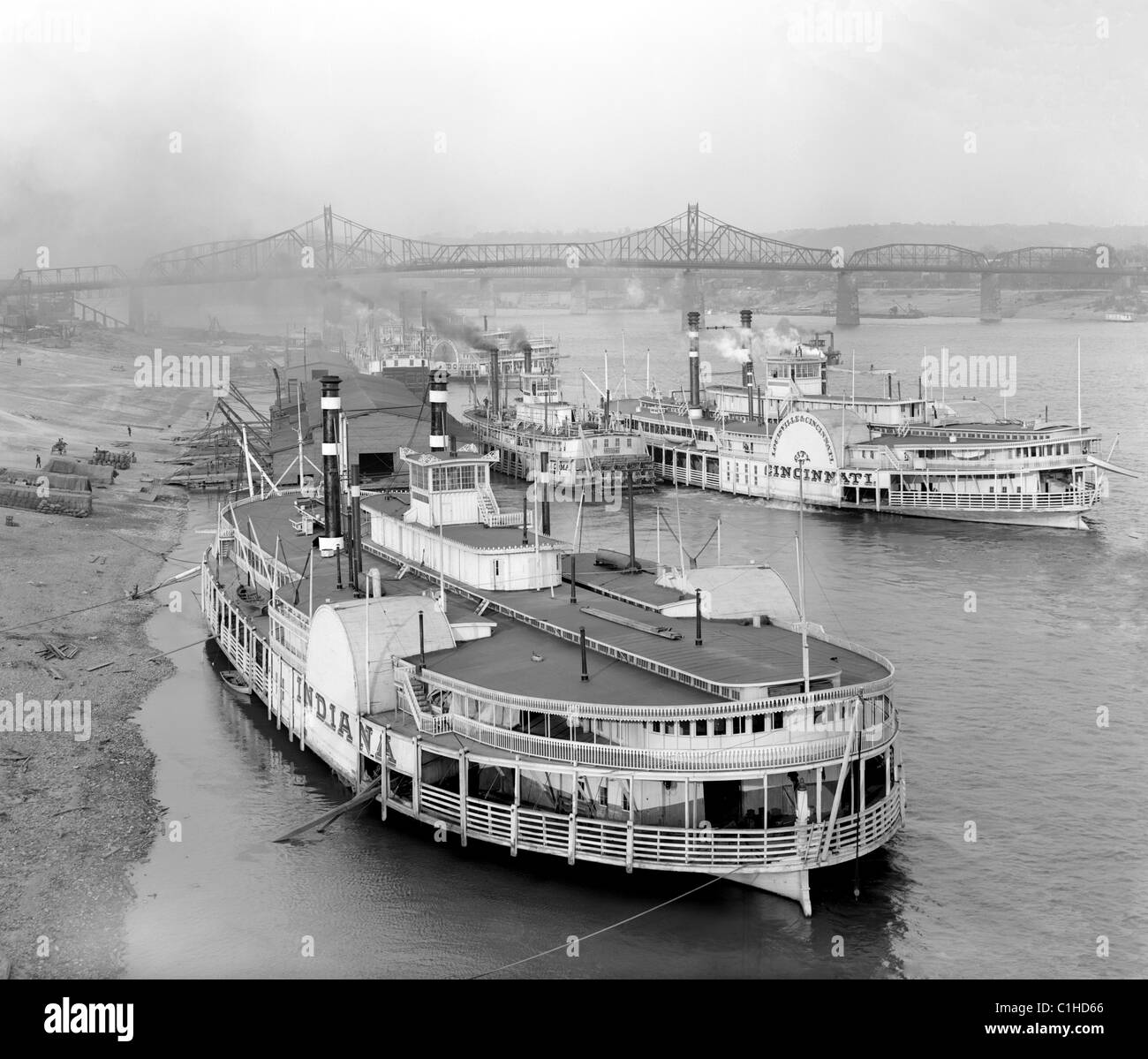 Along ohio Black and White Stock Photos & Images - Alamy