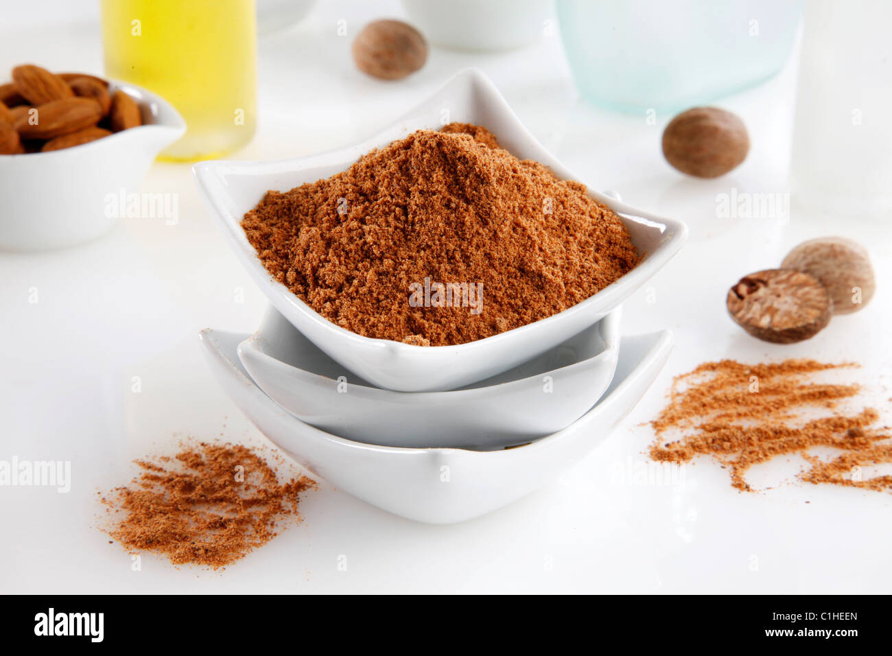 Nutmeg hi-res stock photography and images - Alamy