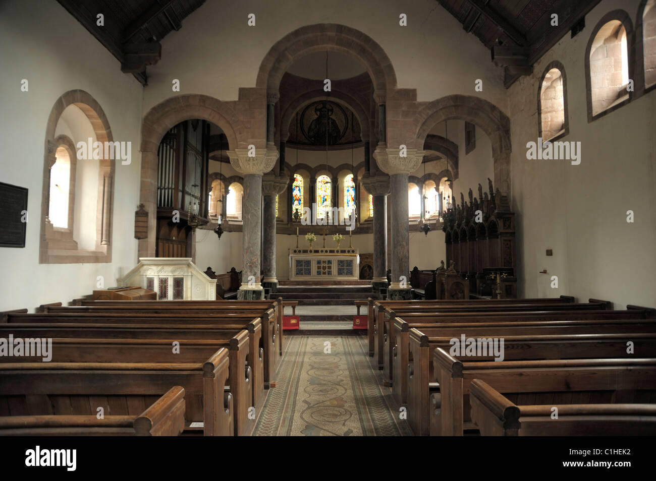 Hoarwithy church interior Stock Photo - Alamy