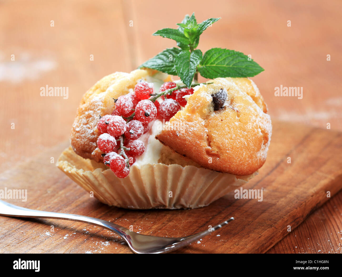 Currant muffin hi-res stock photography and images - Alamy