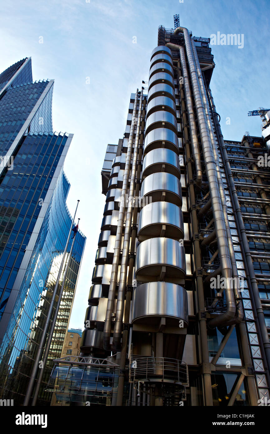 LONDON FINANCIAL DISTRICT LLOYDS BUILDING Stock Photo - Alamy