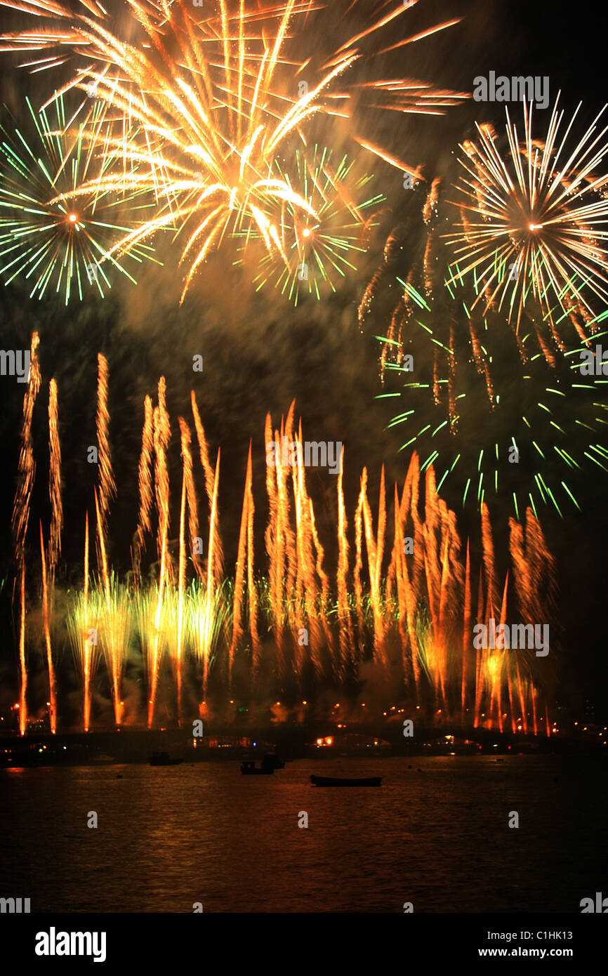 Wexford fireworks hi-res stock photography and images - Alamy