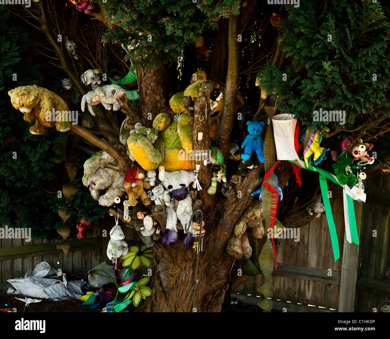 Toys grave hi-res stock photography and images - Alamy