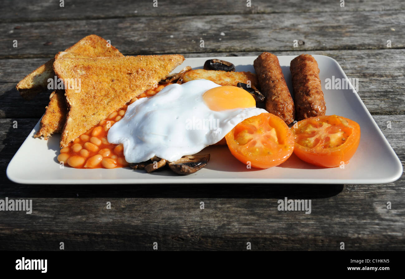 Cooked veggie breakfast outdoors in the sunshine Stock Photo - Alamy