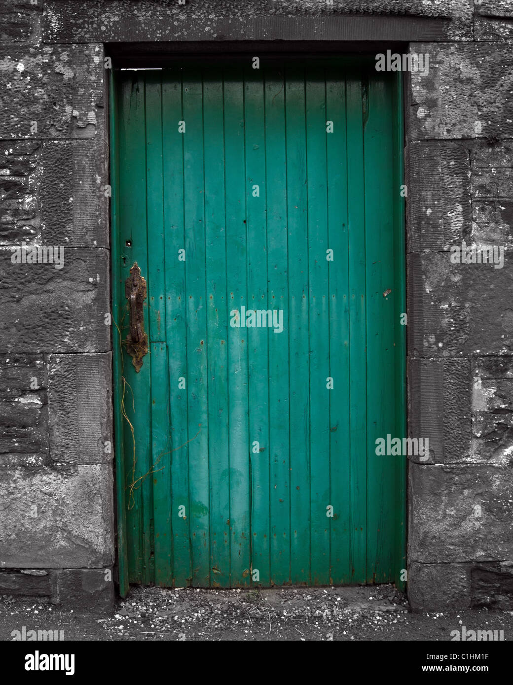 Green urban door hi-res stock photography and images - Alamy