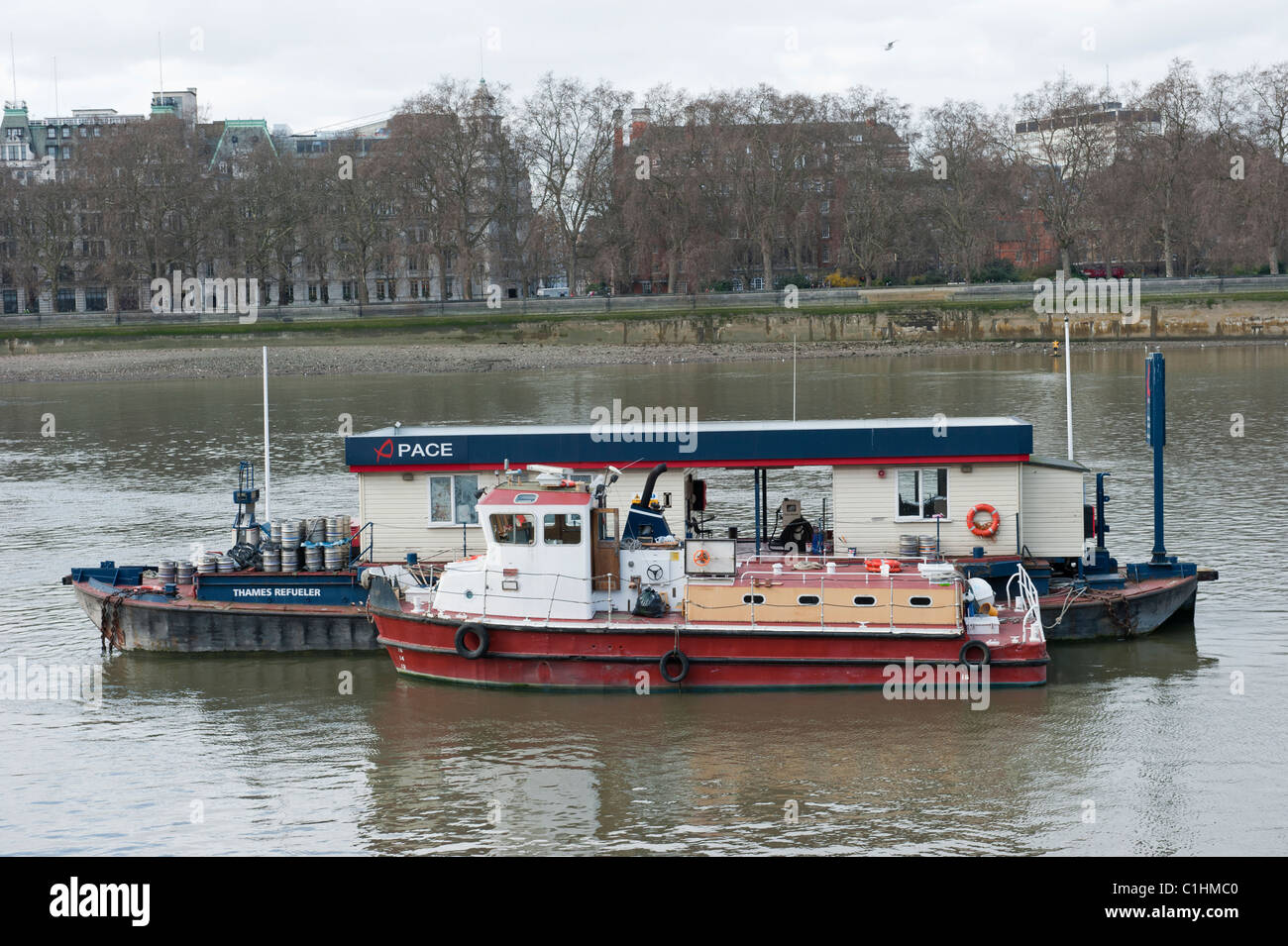 Barge refueling hi-res stock photography and images - Alamy